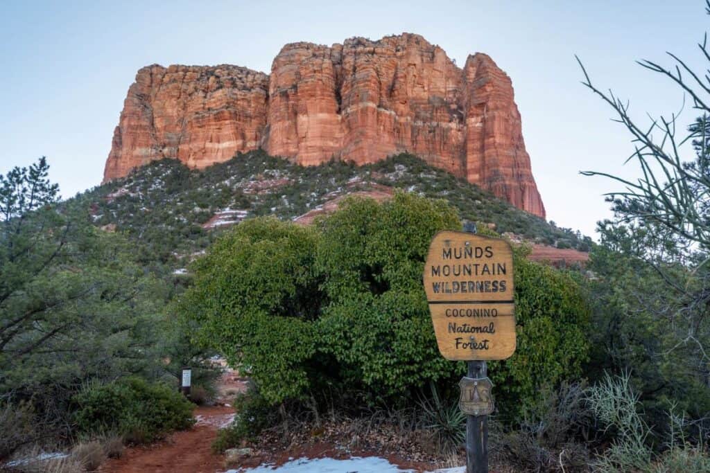 Hiking Bell Rock and Courthouse Butte Loop Trail in Sedona: A Stunning ...